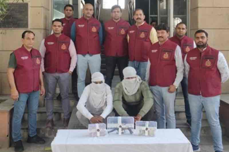 Two criminals rob Rs 16 lakh to buy weapons to eliminate rival gang ...