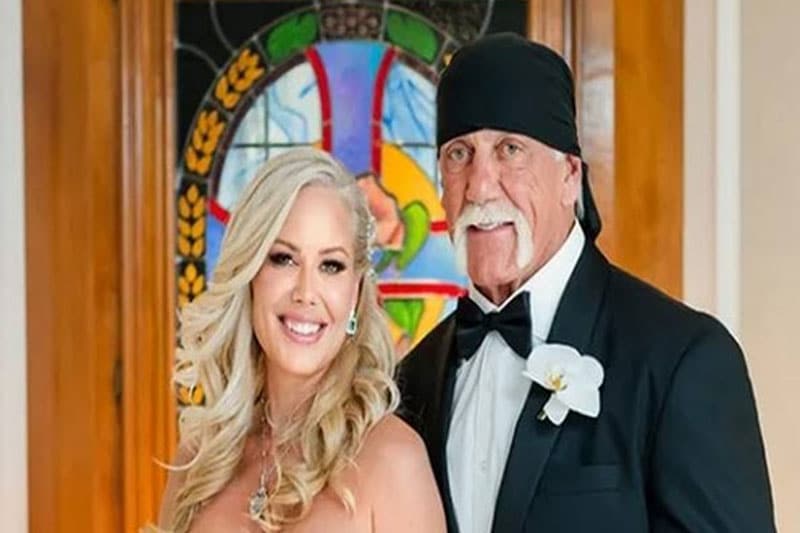 Hulk Hogan marries ldaylove Sky Daily in private wedding ceremony