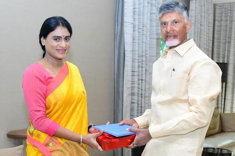 Sharmila meets Chandrababu to invite him for son’s wedding