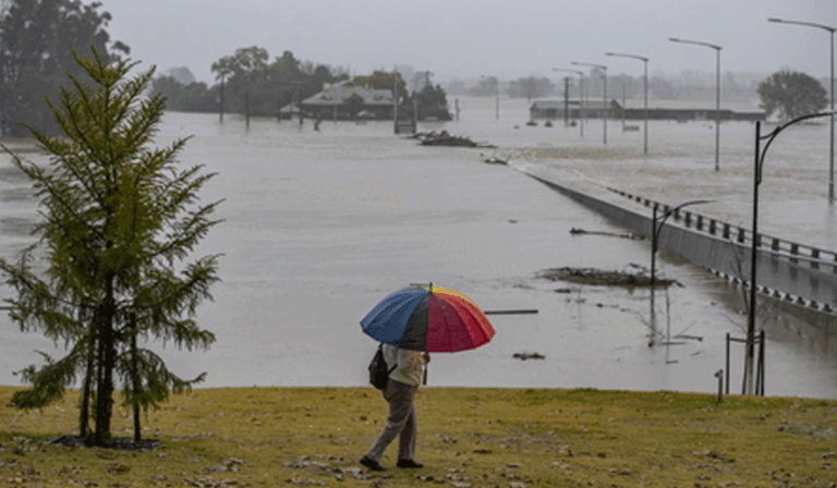 Support on the way after Australia's Darwin hit by Tropical Cyclone Fina