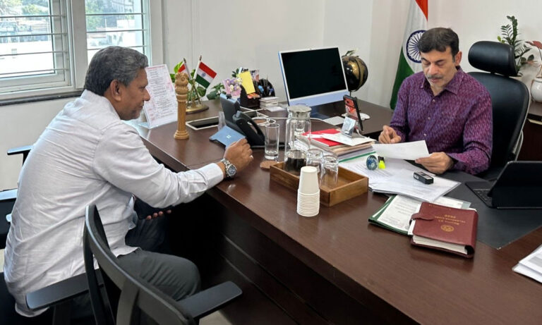 Karwan MLA Kausar Mohiuddin Meets Jayesh Ranjan, Seeks ₹20 Crore ...