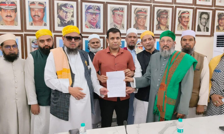 Hyderabad Religious Leaders Meet DCP Kiran Khare, Demand Strict Action ...